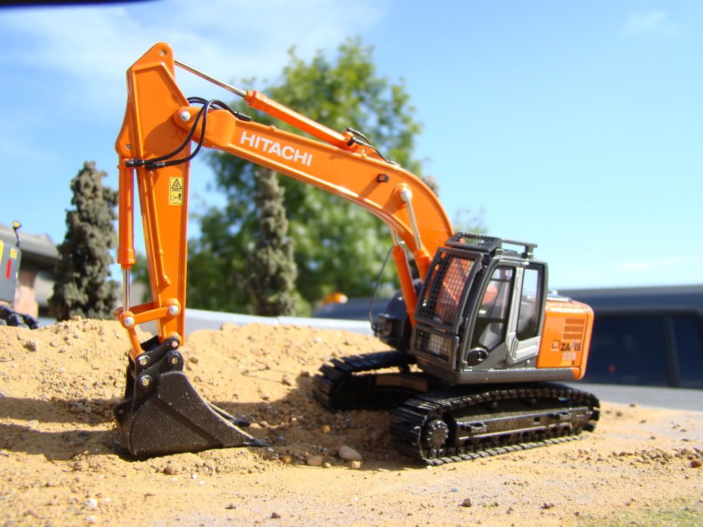 package day Hitachi 225 - General Topics - DHS Forum